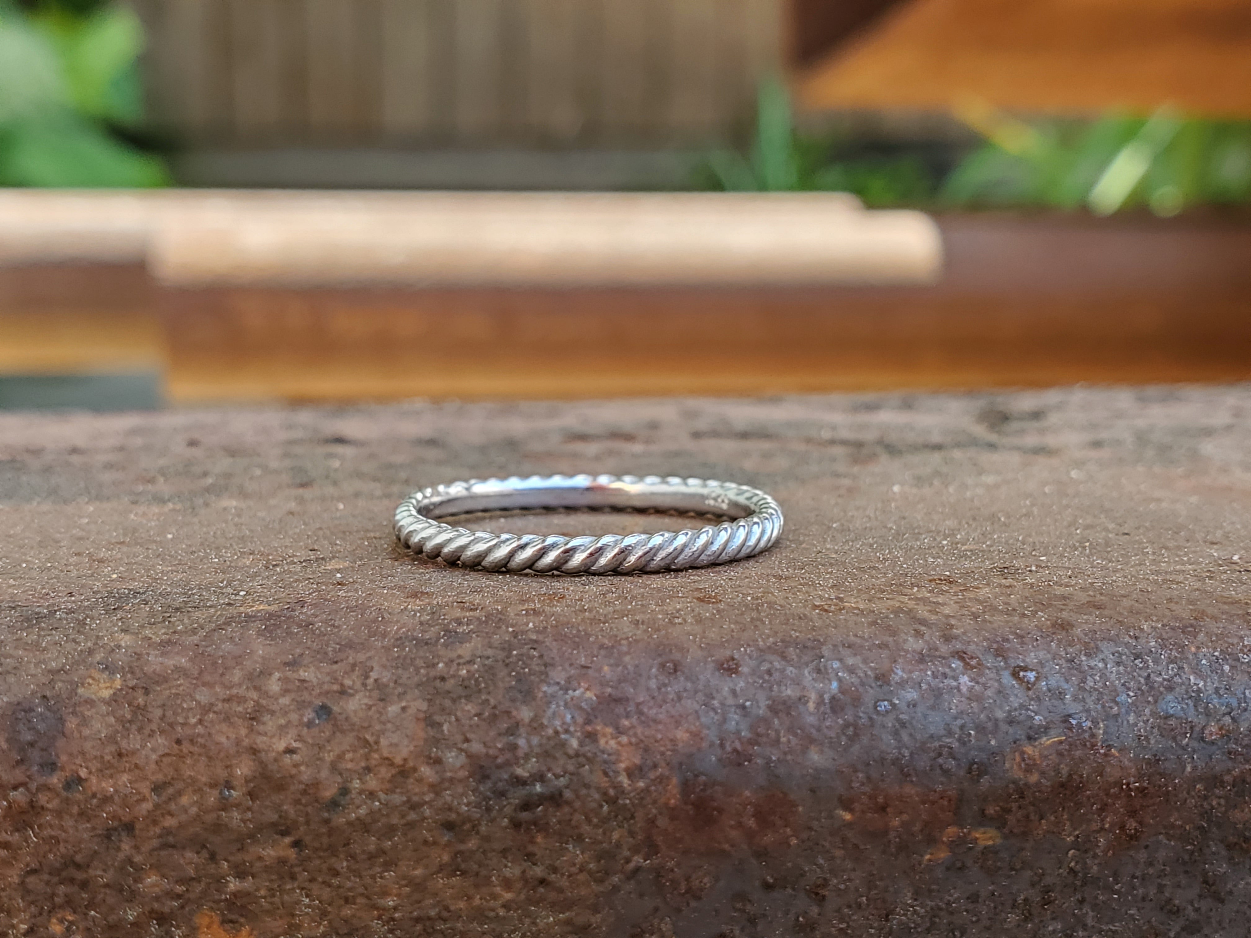 The Bowen: 10K White Gold Western Rope Ring, Western Wedding Ring, Cow ...